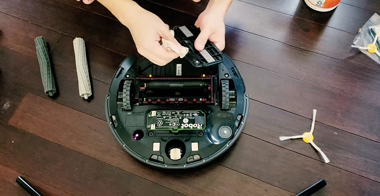 Roomba Error 15: Why It Occurs and How to Easily Fix It - House Vacuum ...